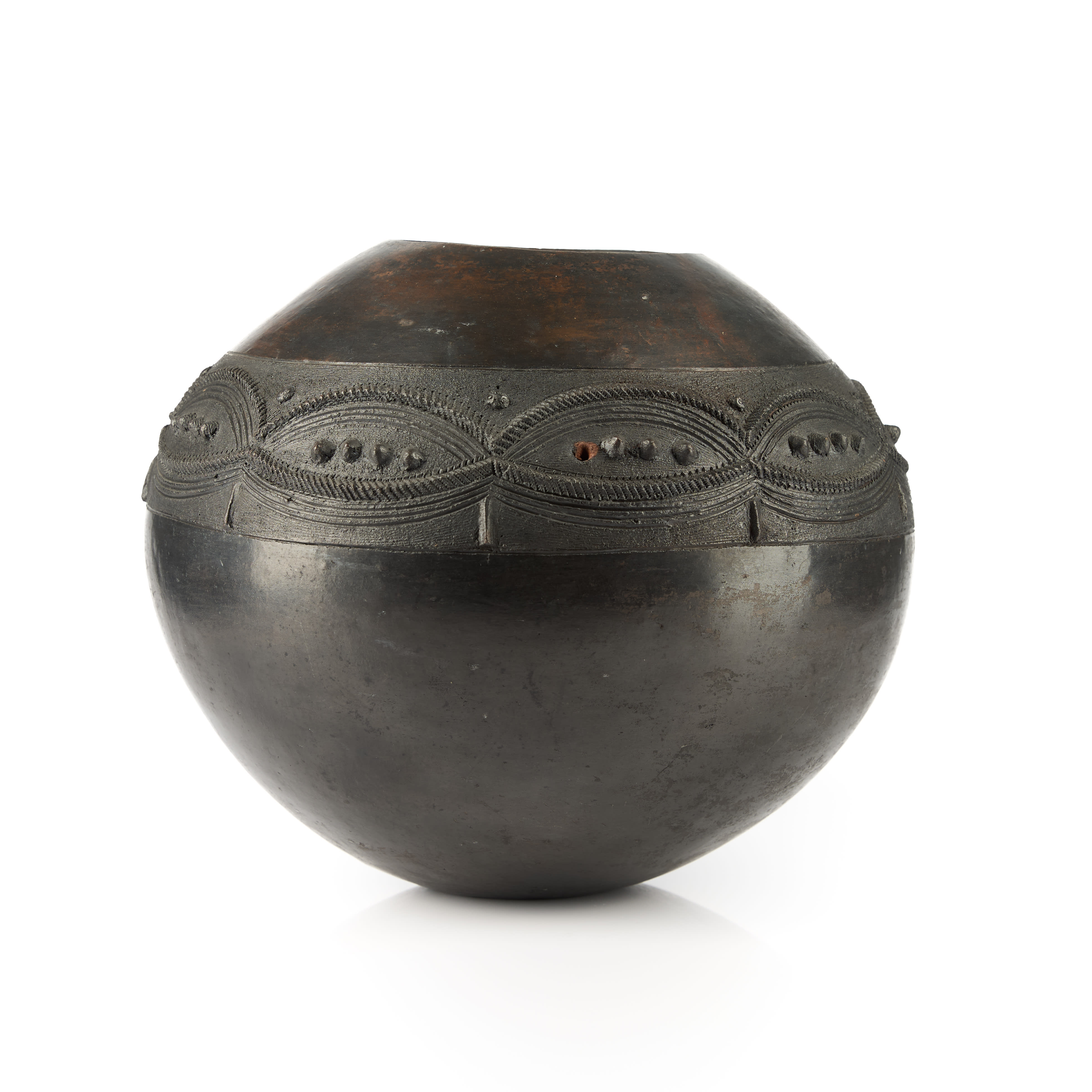 Ukhamba with incised and relief rope decoration by Nesta Nala | Strauss ...