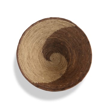 Mbukushu carrying and winnowing coiled basket, 1984 by Kuyewanapo Kaye ...