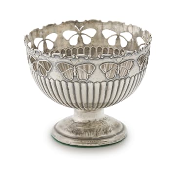 A George V silver basket, William Henry Sparrow, Birmingham, 1910 ...