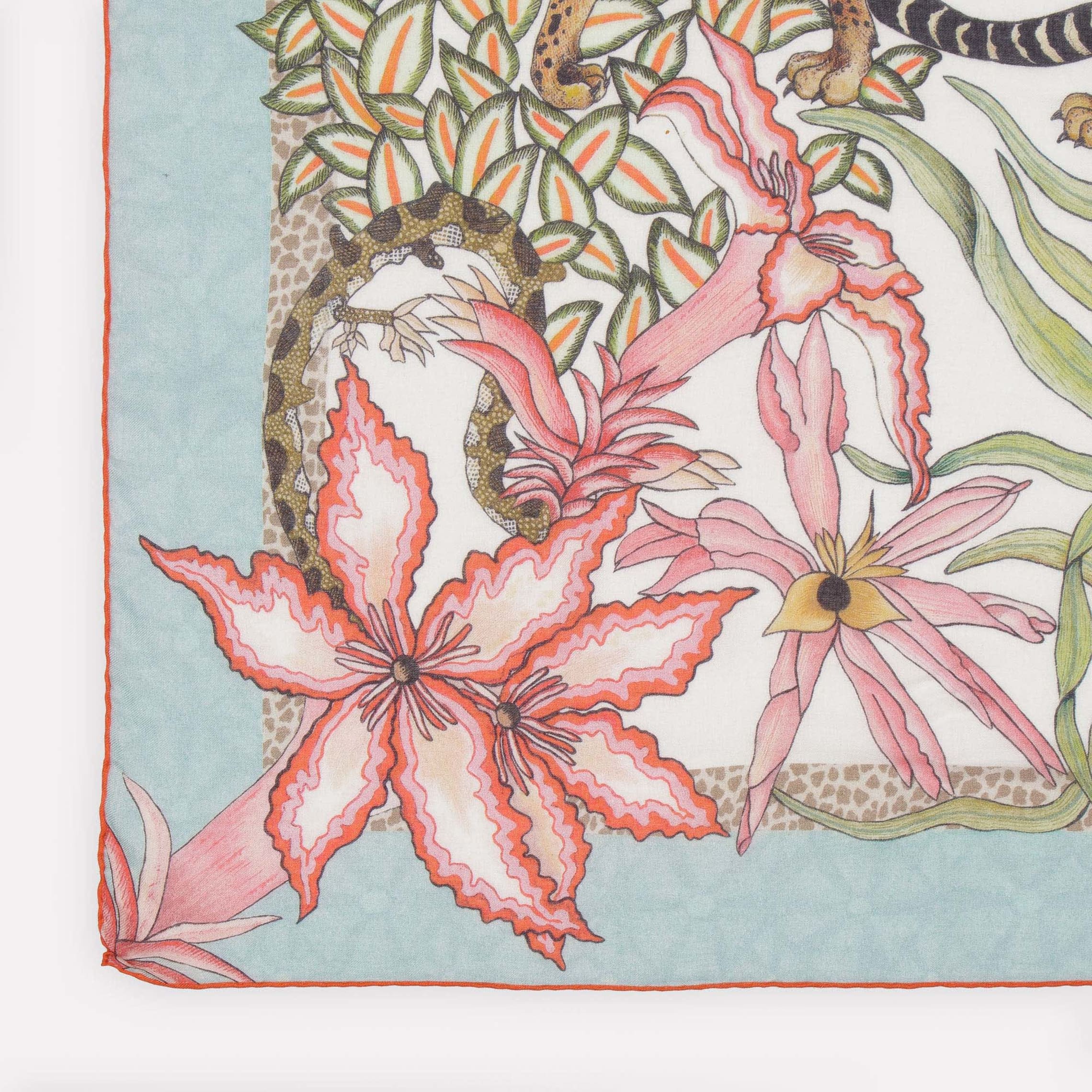 Sabie Kings Safari Wrap, Chalk by Catherine Berning & Sydney Nyabeze ...