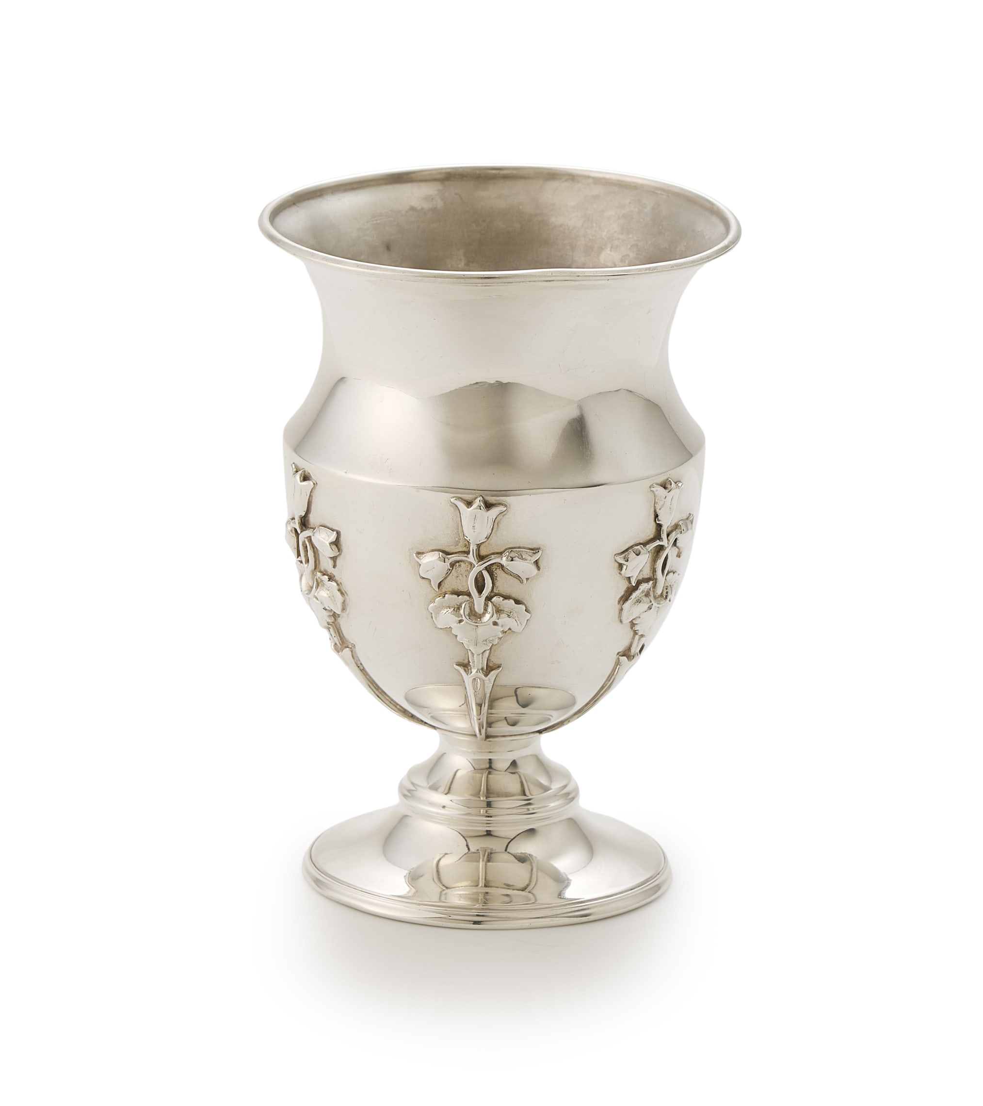 An Edward VII silver vase, Goldsmiths and Silversmiths, London, 1909 ...