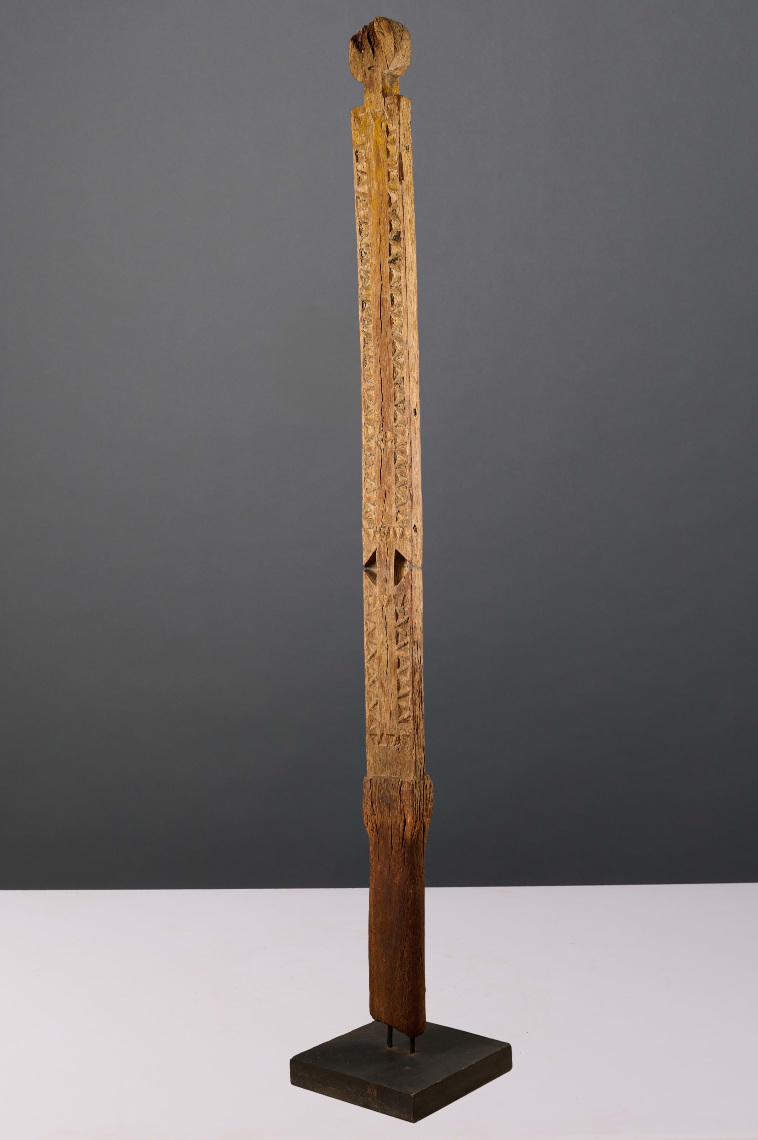 Giryama memorial post, Kenya | Strauss & Co