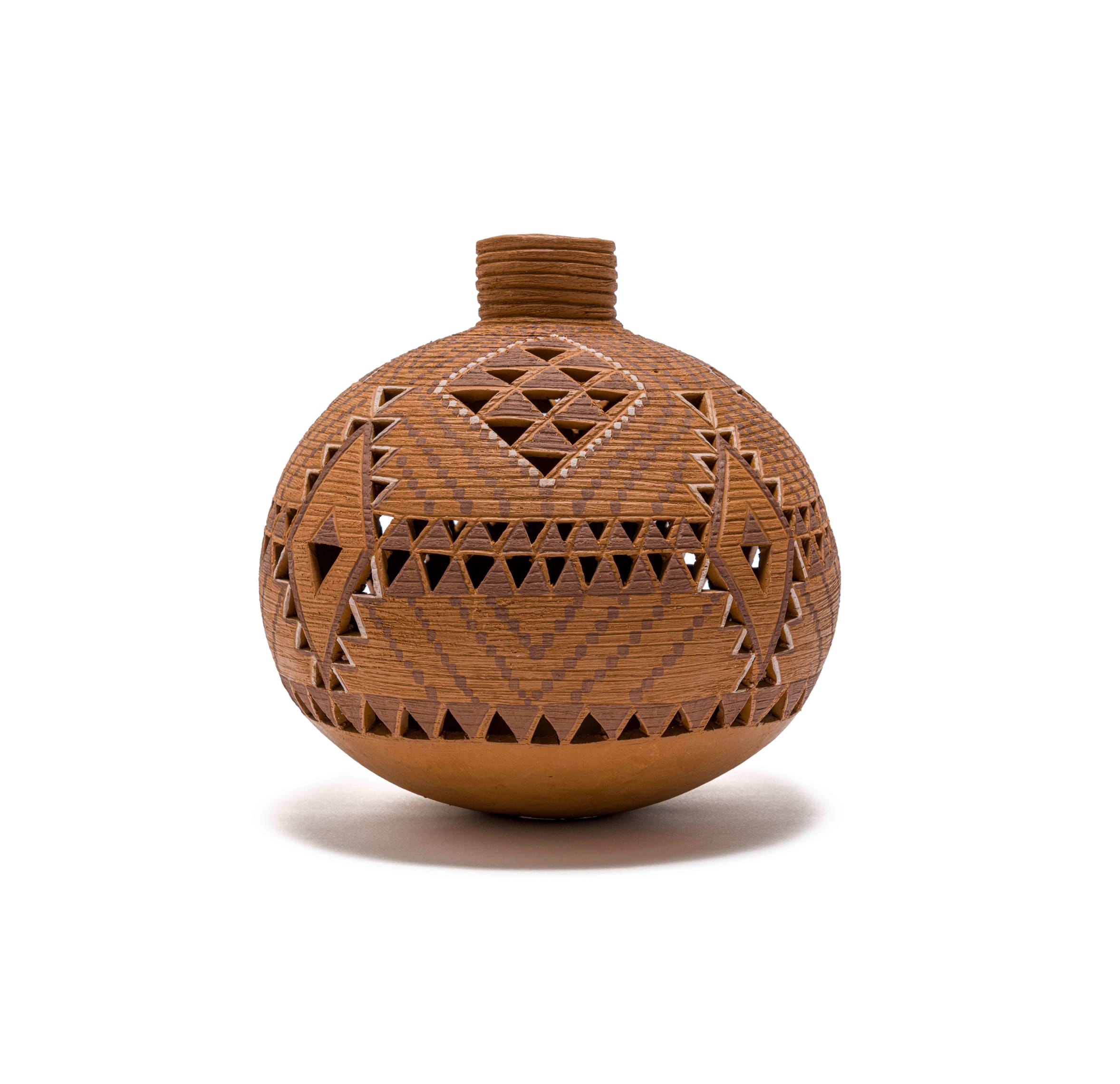 Pot with triangular geometric decoration by Mpho Mokgatlhe | Strauss & Co