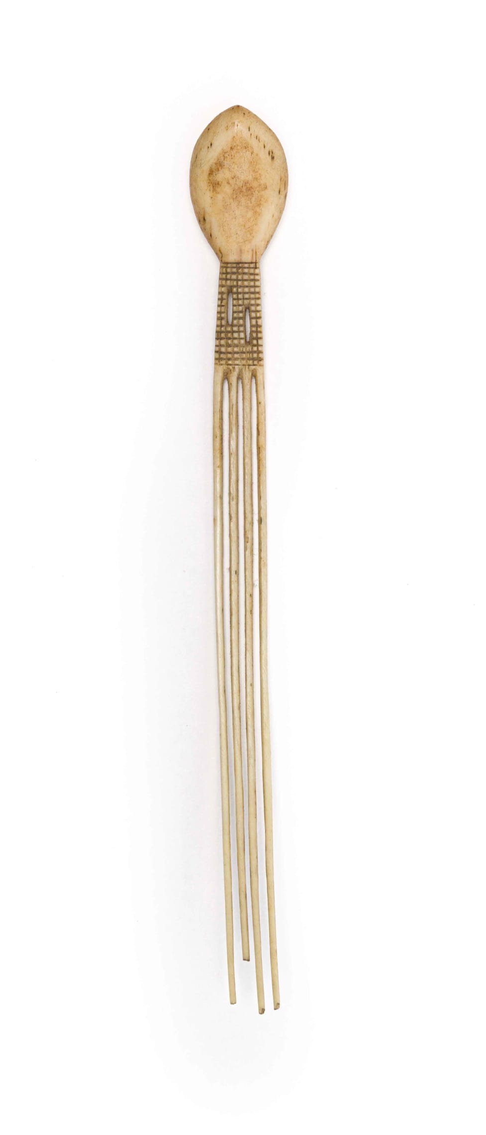 Snuff spoon with tines by Unrecorded artist, N.Nguni Peoples | Strauss & Co
