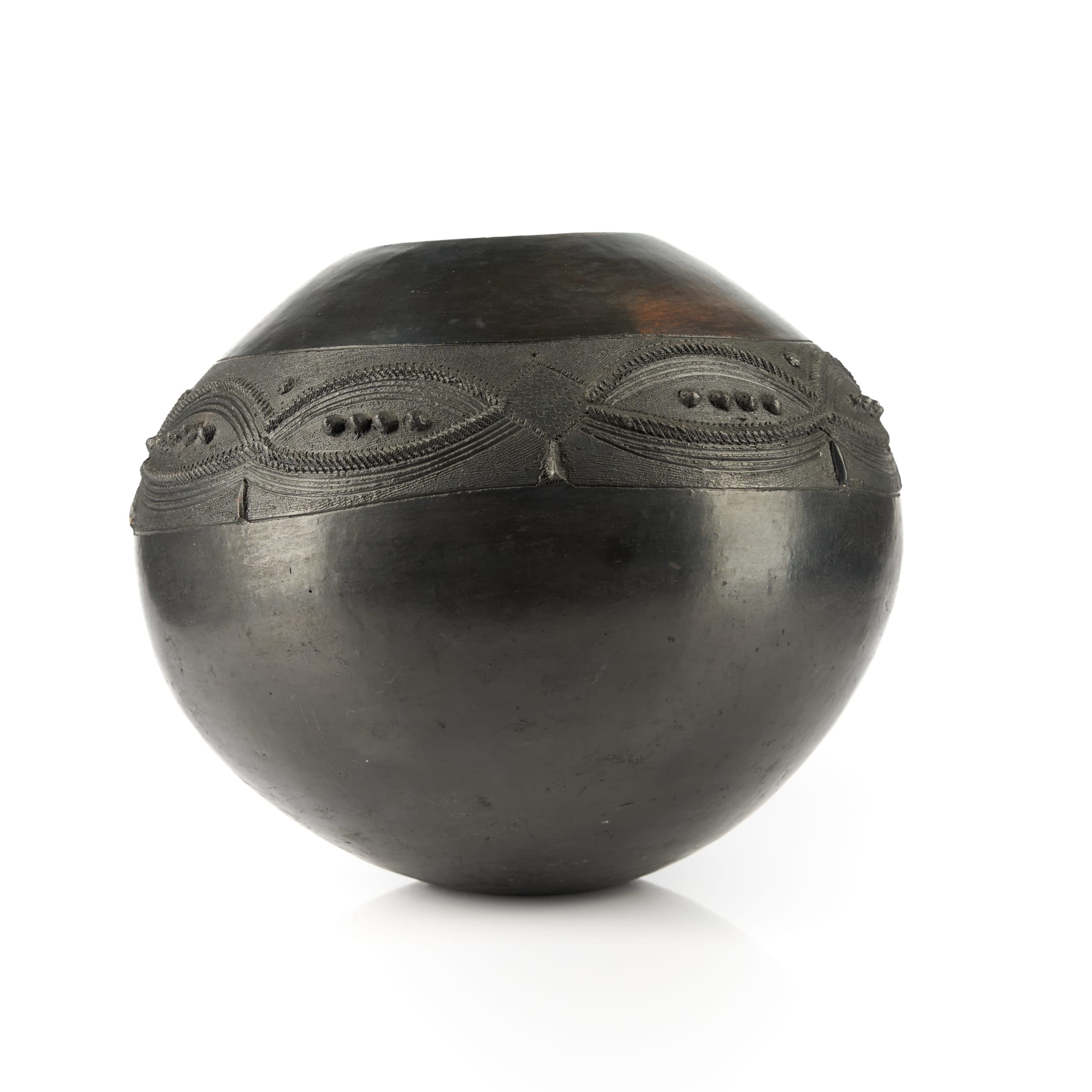 Ukhamba with incised and relief rope decoration by Nesta Nala | Strauss ...