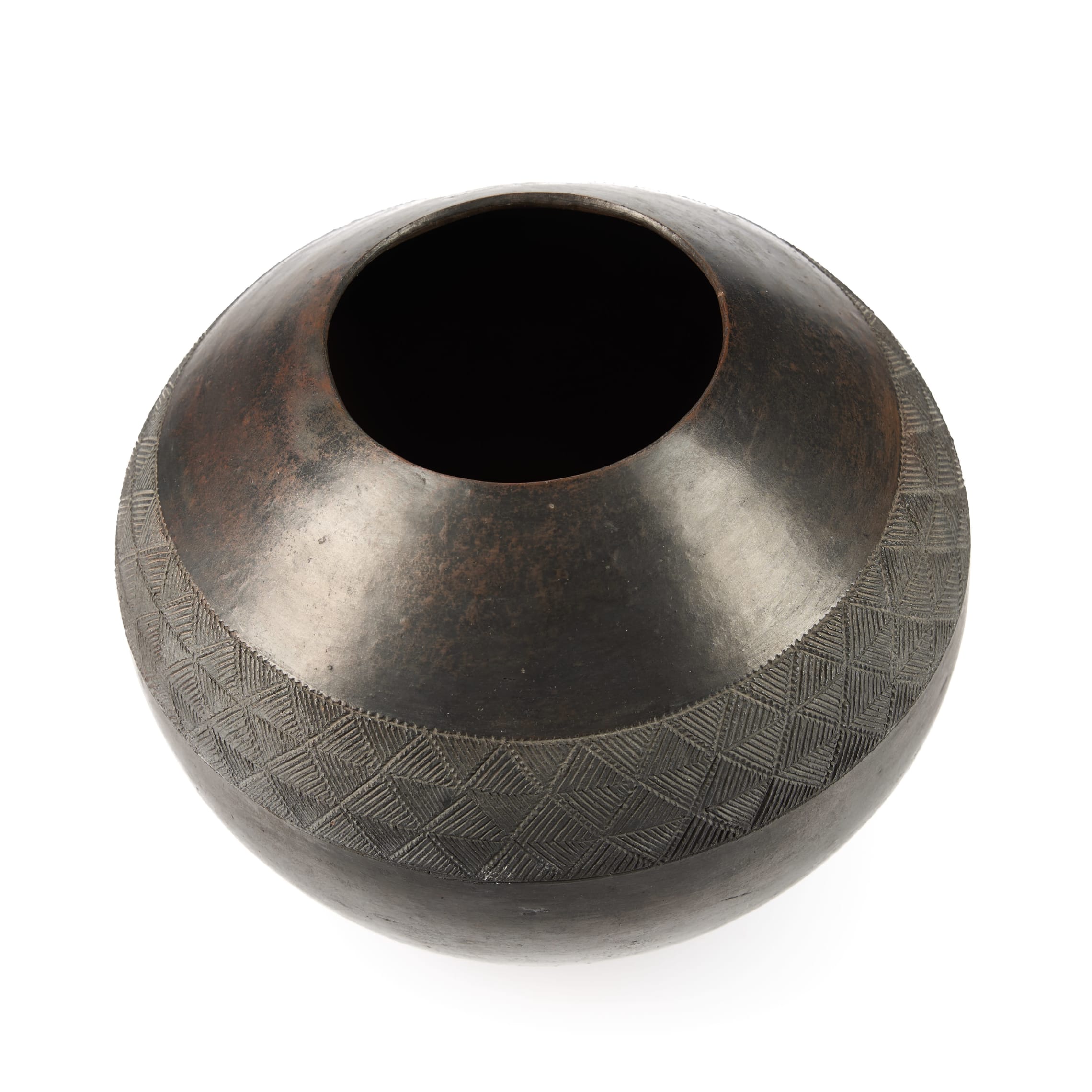 Ukhamba with incised geometric band design by Nesta Nala | Strauss & Co